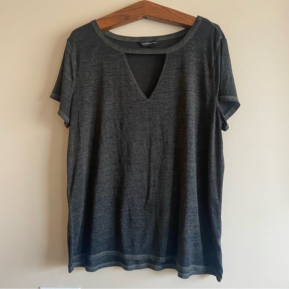 Rock & Republic | Tops | Rock Republic Tshirt | Poshmark